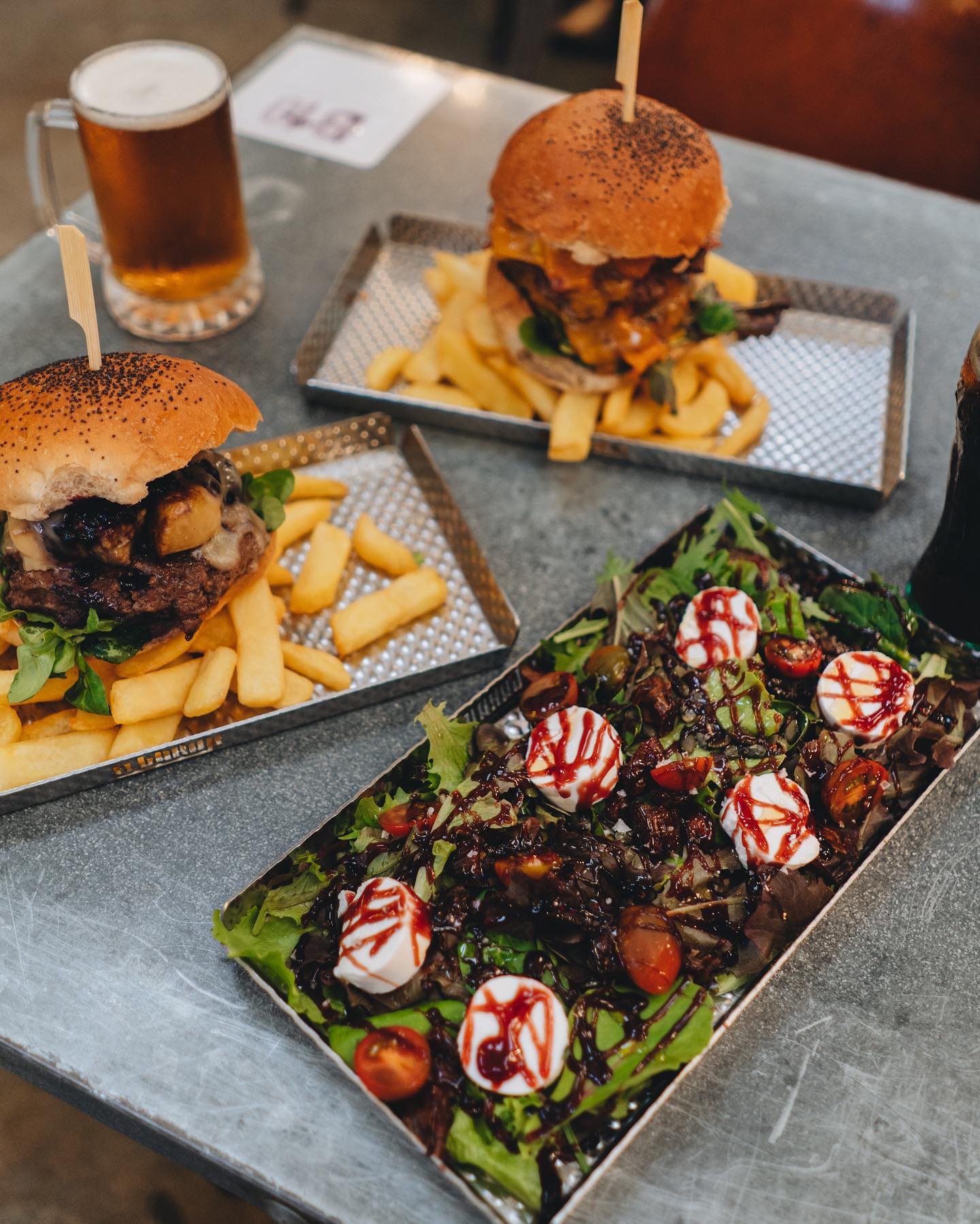 Abuelos y nietos comparten la cocina de El Garaje Foodie – Comer y beber
